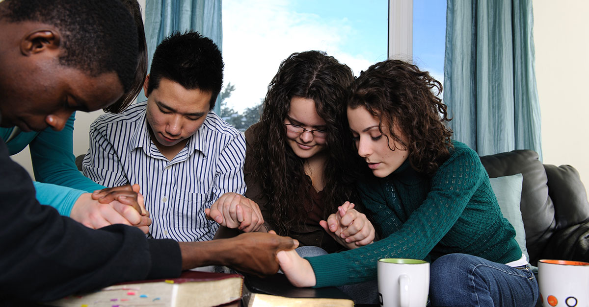 Why Do We Pray? 10 Bible Passages to Better Understand Prayer - Jesus ...